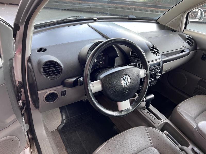 2000 Volkswagen Beetle Interior