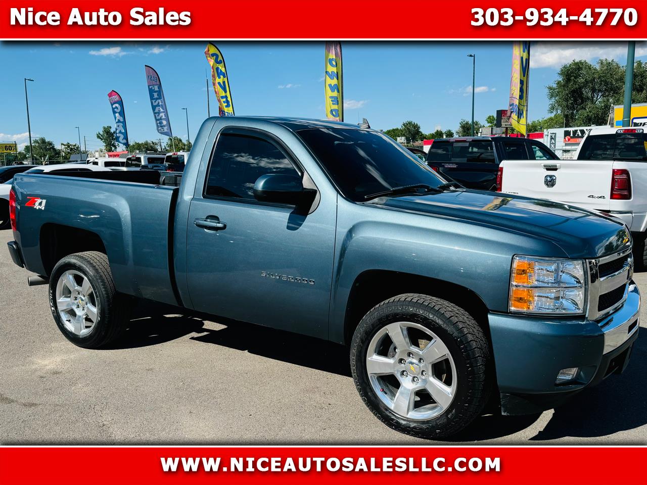 2009 Chevrolet Silverado 1500 Reg. Cab Short Bed 4WD