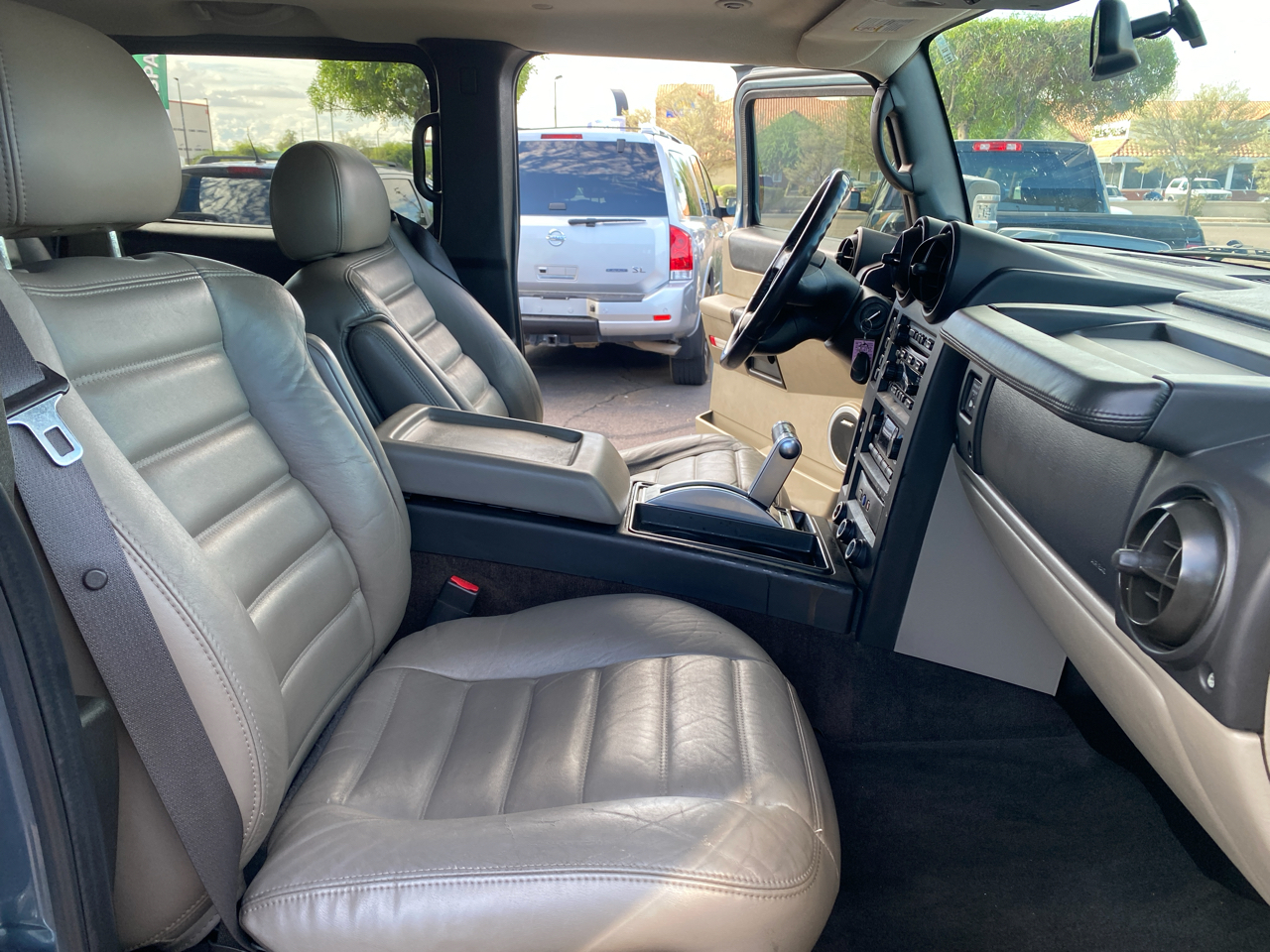 Hummer Car H2 Interior