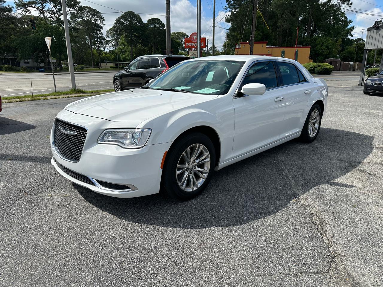 2017 Chrysler 300 Limited RWD