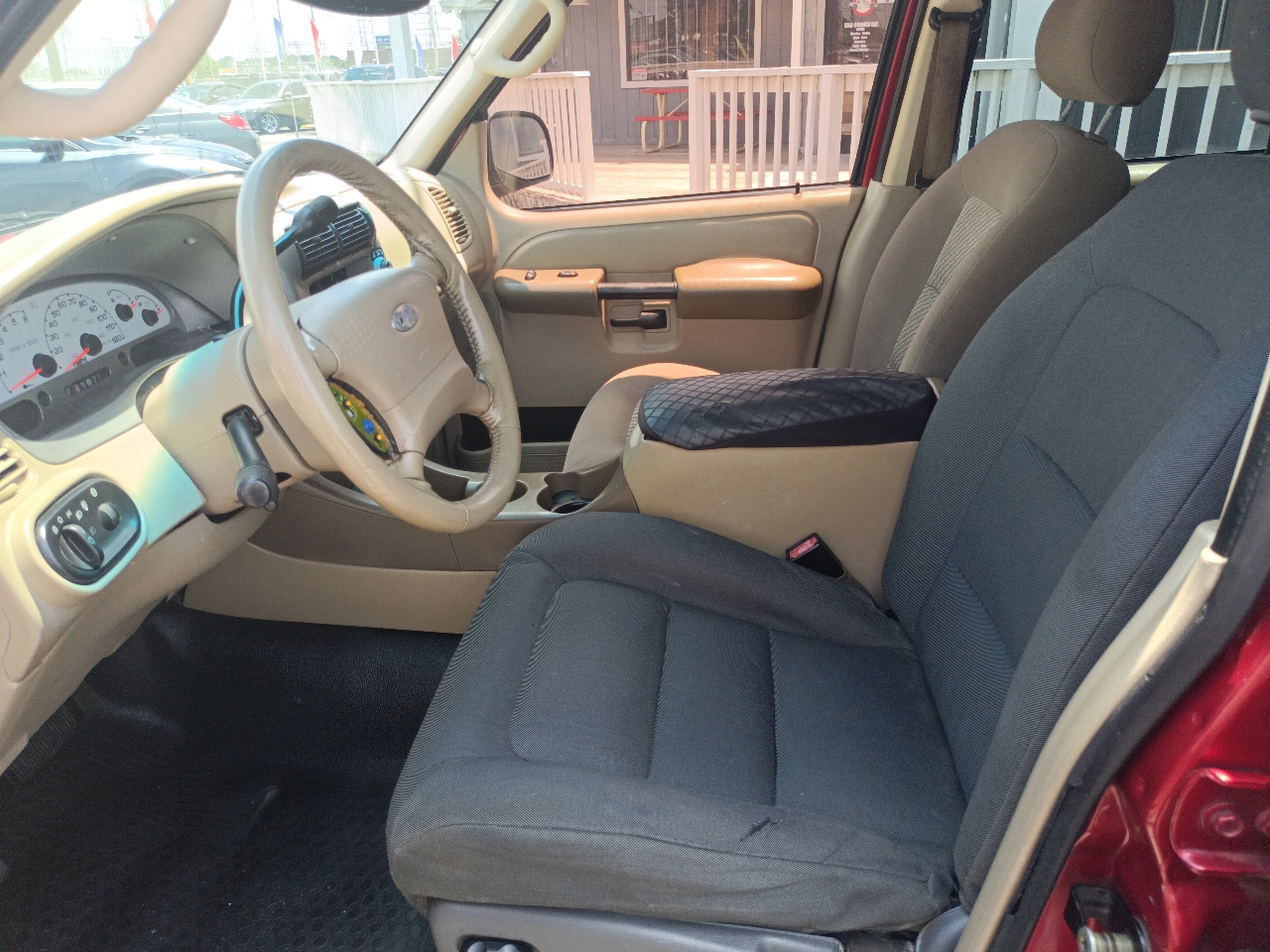 Ford Explorer 2004 Interior