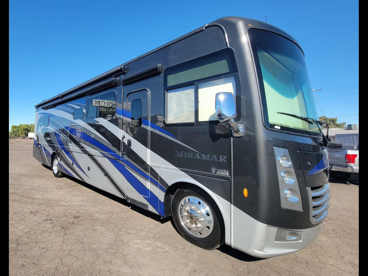 2020 Thor Motor Coach Miramar 35.2