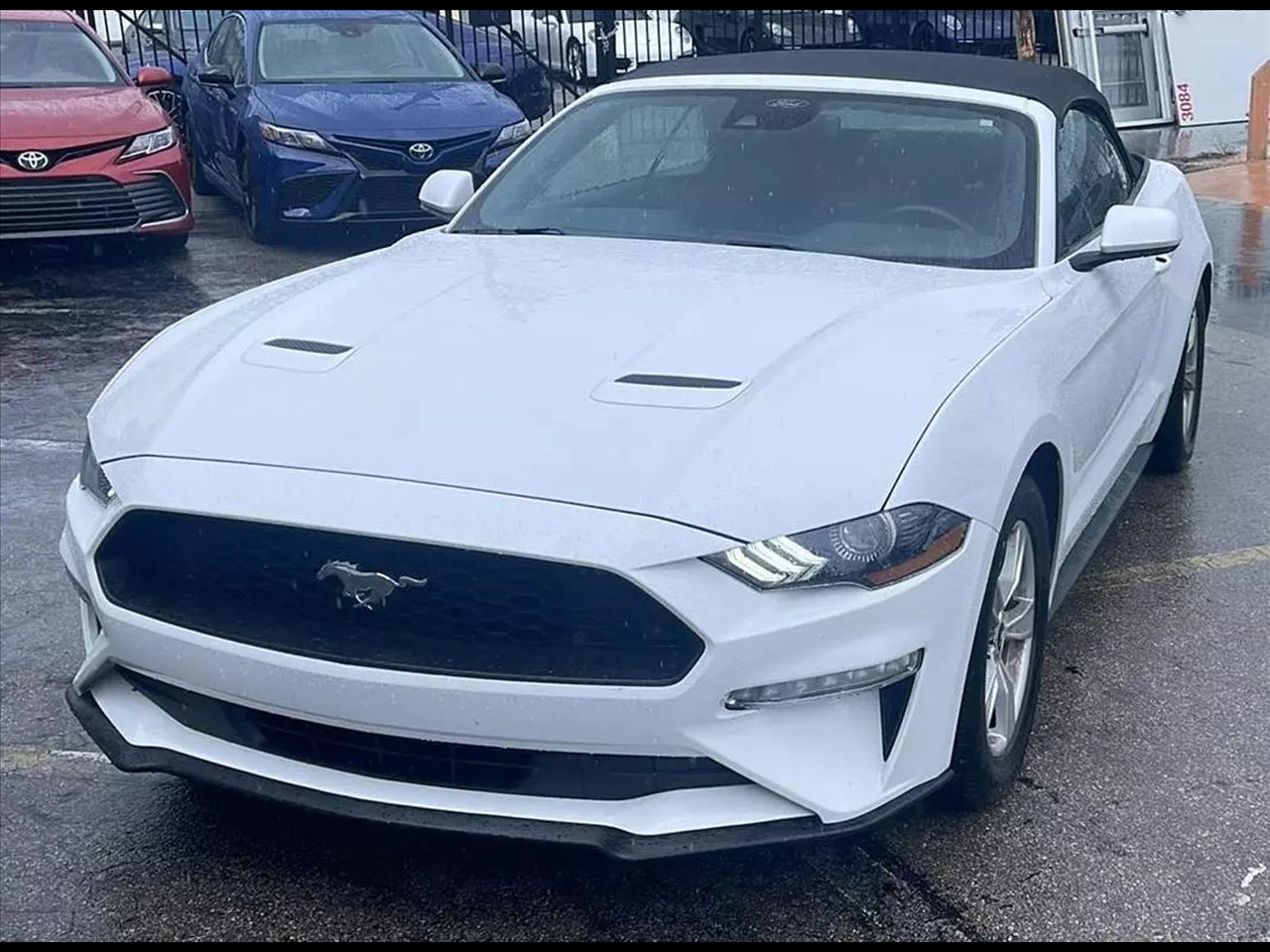 Ford Mustang 2022 Convertible White