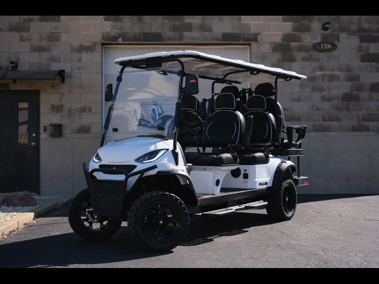 2025 Active EV Pulse 6 People Lifted